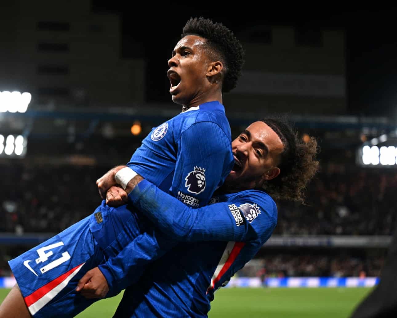 Last-Gasp Messinho Winner For Chelsea Stuns Liverpool, As Arsenal Go ...